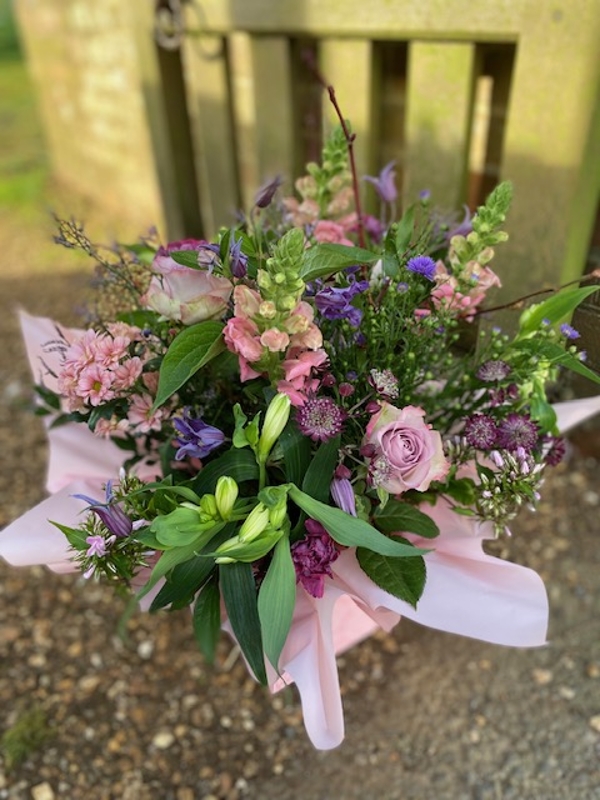 Collection Only Bouquet best of the day – buy online or call 01264 771382